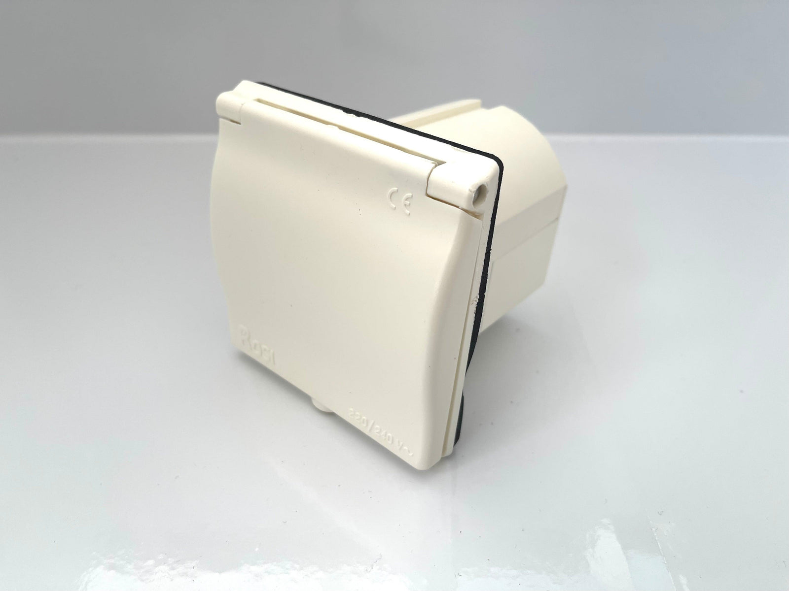 Mains electric hook up 3 pin plug inlet box 220-240V 16A – Camper and ...